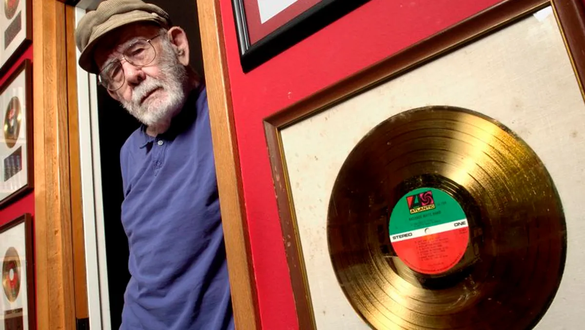 Jerry Wexler, ο αντιρατσιστής παραγωγός που εφηύρε τον όρο "Rhythm and ...