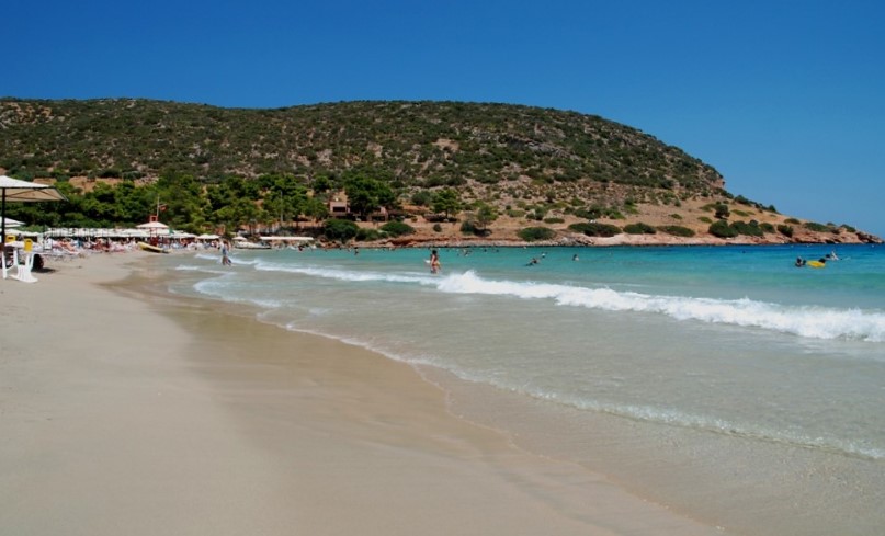 6 Μοναδικές παραλίες της Αττικής, σε απόσταση λιγότερη των 50 ...