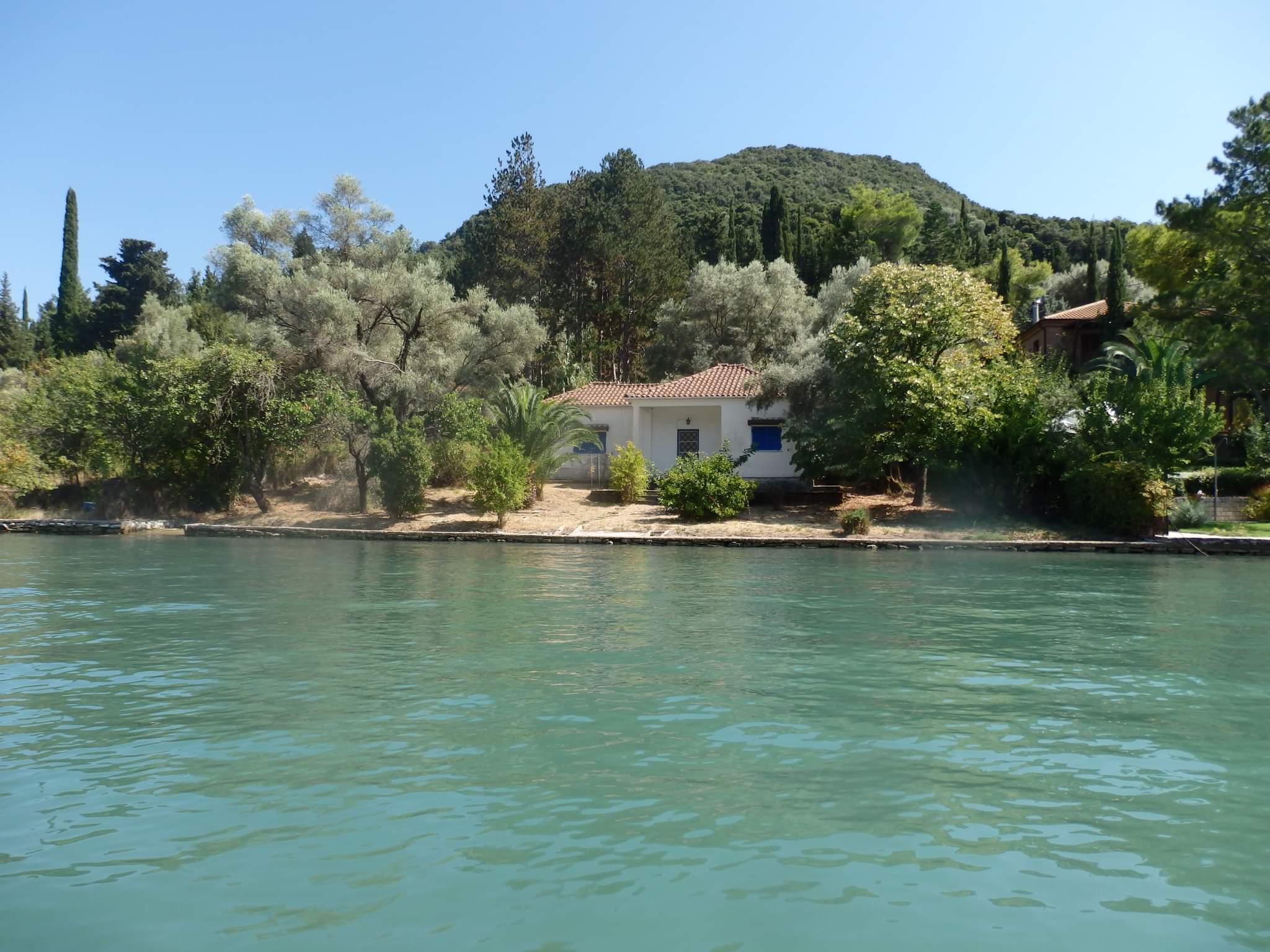 Κόλπος Βλυχού απέναντι από το Νυδρί στη Λευκάδα