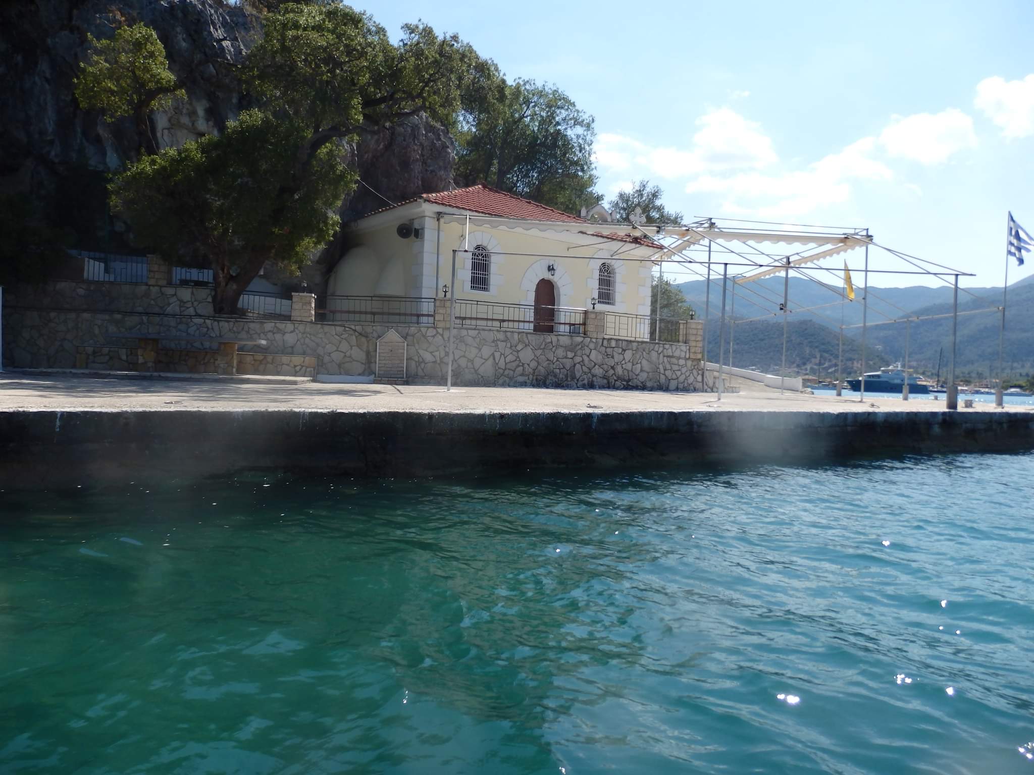 Κόλπος Βλυχού απέναντι από το Νυδρί στη Λευκάδα