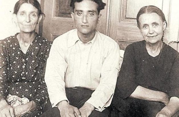 Πολυτεχνείο: Δύο ιστορίες πίσω από την κεφαλή στην Πύλη του Μετσόβιου