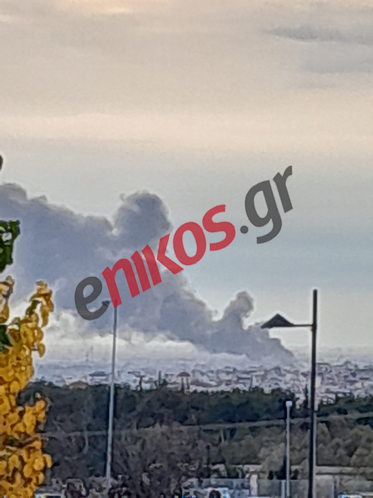 Φωτιά ΤΩΡΑ στο Καλοχώρι Θεσσαλονίκης - Πυκνοί καπνοί πάνω από την πόλη ...