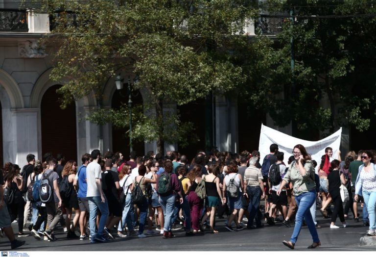 ΑΔΕΔΥ: Στάση εργασίας στις 27 Φεβρουαρίου και απεργία στις 28 Φεβρουαρίου