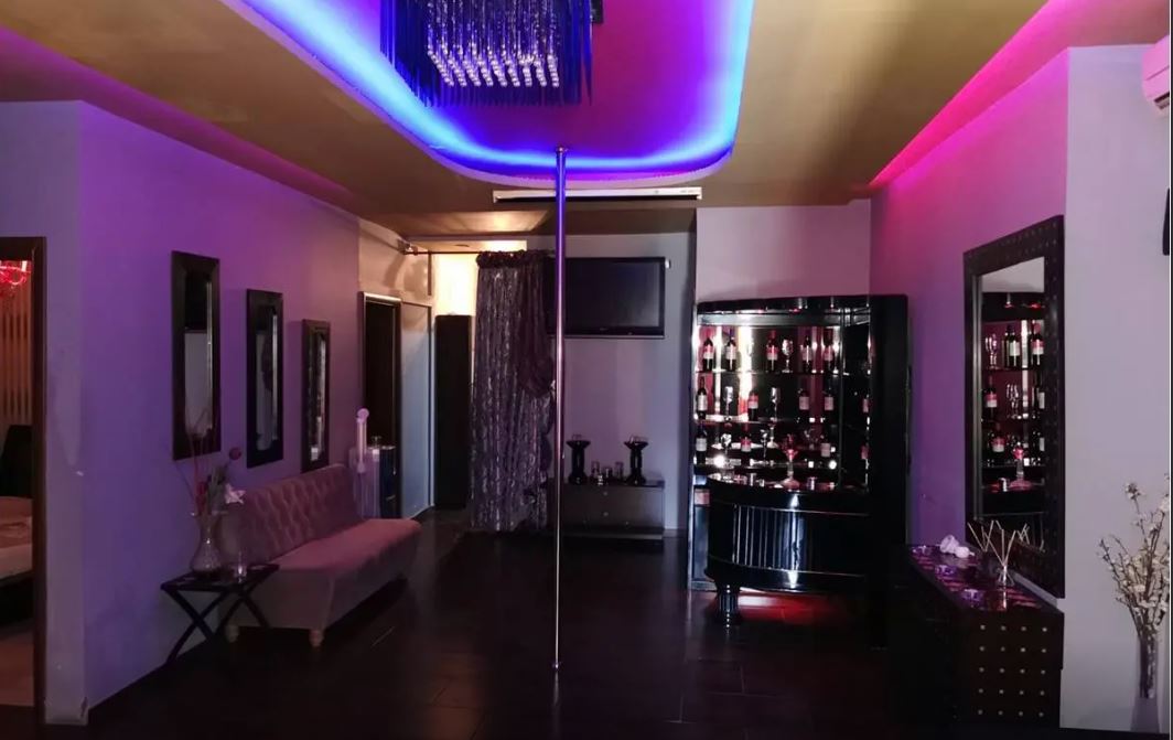 Εξαρθρώθηκε μεγάλο κύκλωμα μαστροπών: Εξέδιδαν γυναίκες από την ...