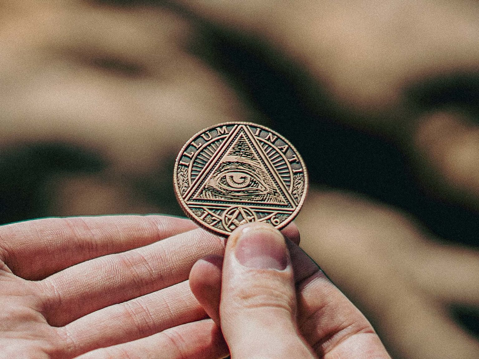 Illuminati: 12 ερωτήσεις και απαντήσεις που ρίχνουν φως στα μυστικά της ...