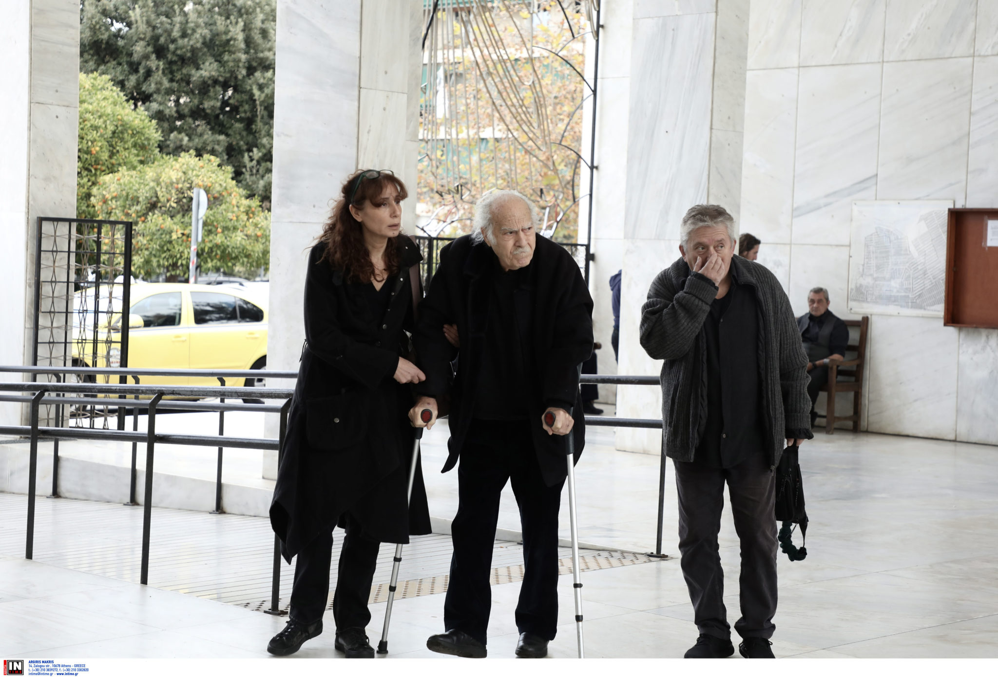 Γιώργος Μιχαλακόπουλος: Θλίψη και συγκίνηση στην κηδεία του ηθοποιού ...