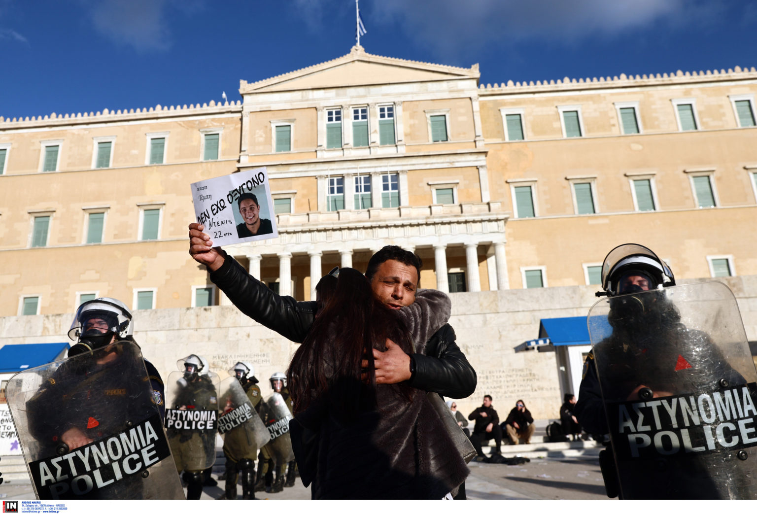 Τέμπη: 20 συγκλονιστικές φωτογραφίες από τη μεγαλειώδη συγκέντρωση στην ...