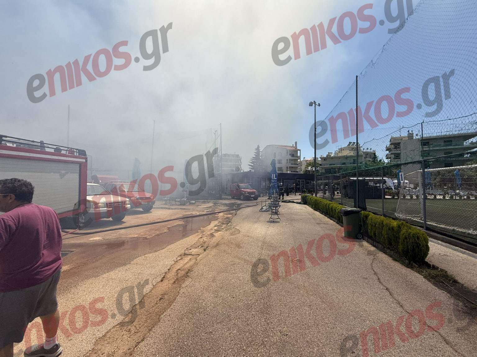 Φωτογραφίες και βίντεο αναγνώστη από τη φωτιά στο Χαλάνδρι