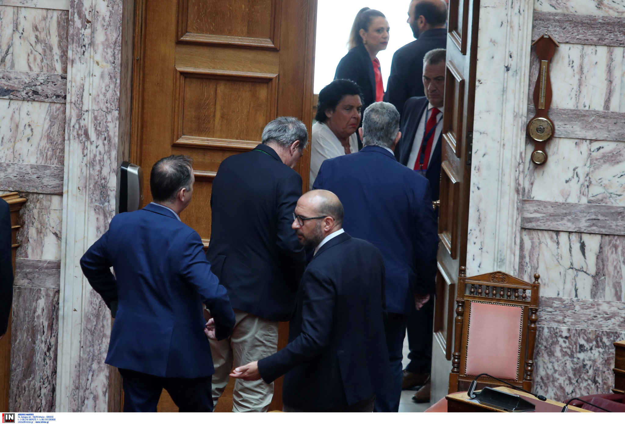 Ένταση στη Βουλή: Διακοπή της συνεδρίασης - Αποχώρησε ο Γιώργος ...
