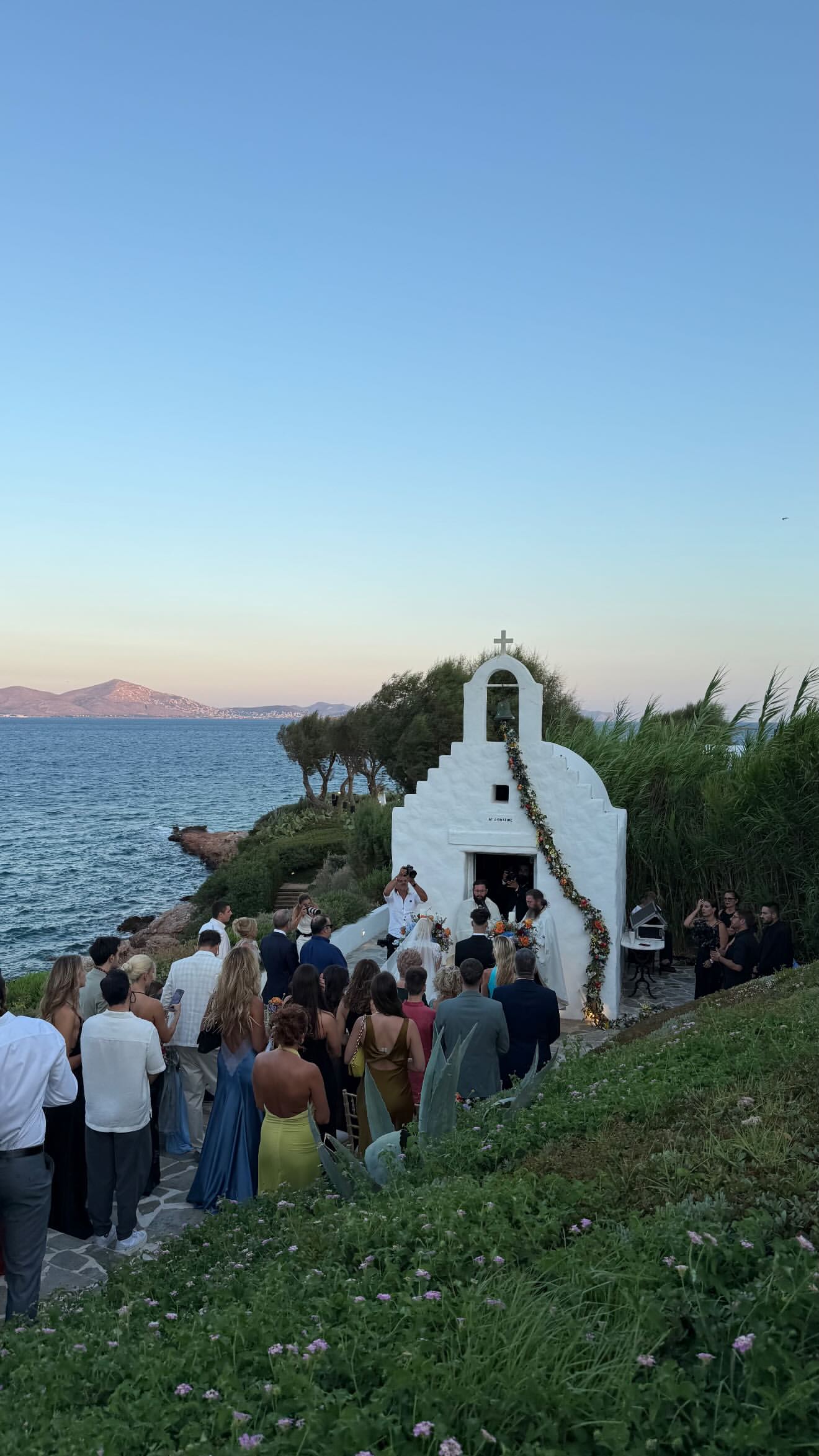 Παντρεύτηκαν Αλεξία Κεφαλά και FY – Δείτε φωτογραφίες και βίντεο από ...