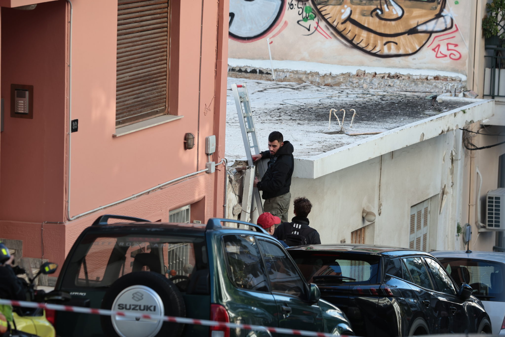Γκύζη: Ιδιόχειρο σημείωμα άφησε ο 74χρονος που μαχαίρωσε την σύζυγό του ...