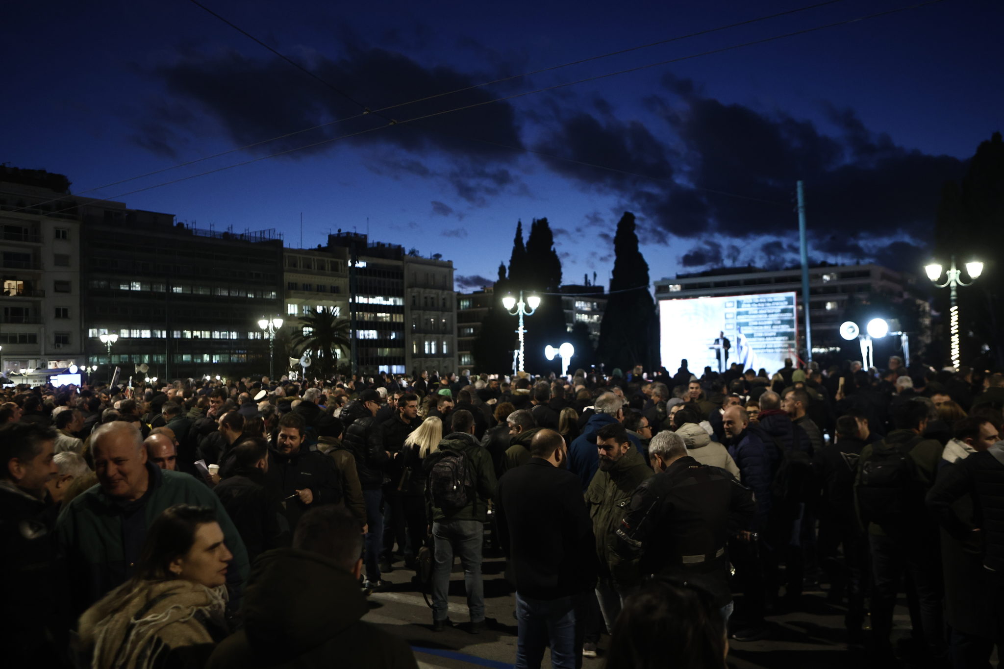 Συγκέντρωση στο Σύνταγμα ενάντια στο νομοσχέδιο για τις Ένοπλες ...