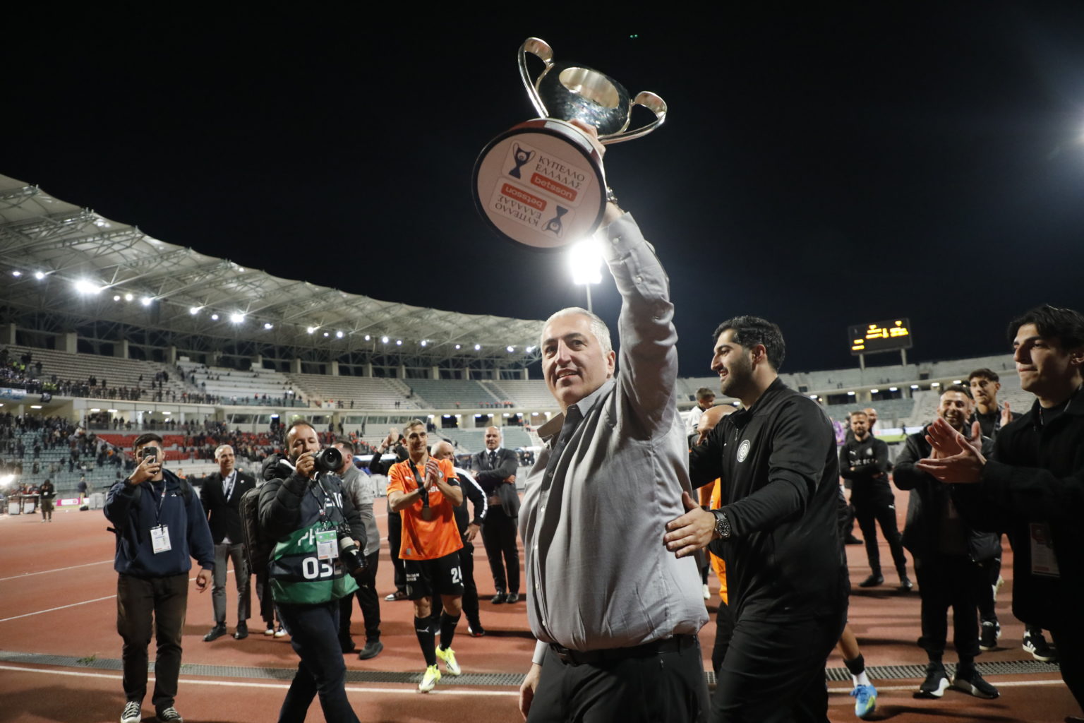 ΟΦΗ: Πριμ 500.000 ευρώ απo τον Μπούση στην ομάδα για την κατάκτηση του ...